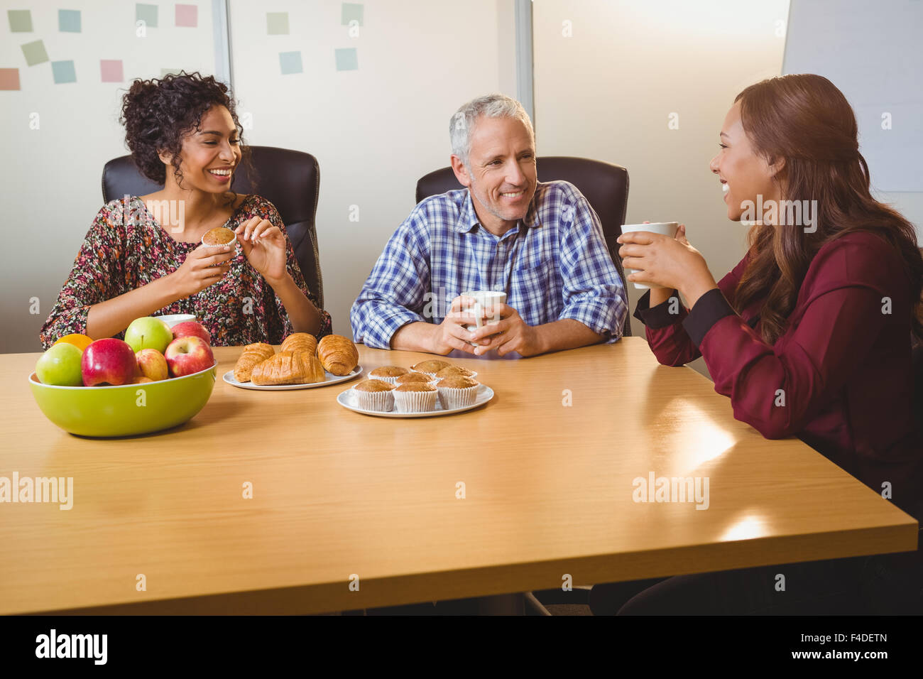 Business people having breakfast Stock Photo - Alamy