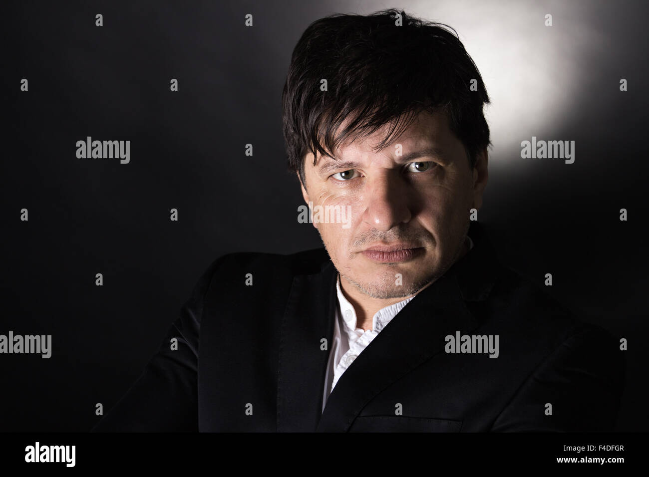 Handsome man 40s hi-res stock photography and images - Alamy Handsome man 40s hi-res stock photography and images - Alamy
