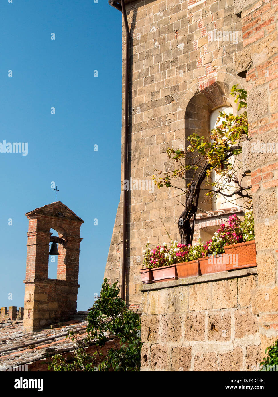 Monticchiello church tuscany hi-res stock photography and images - Alamy