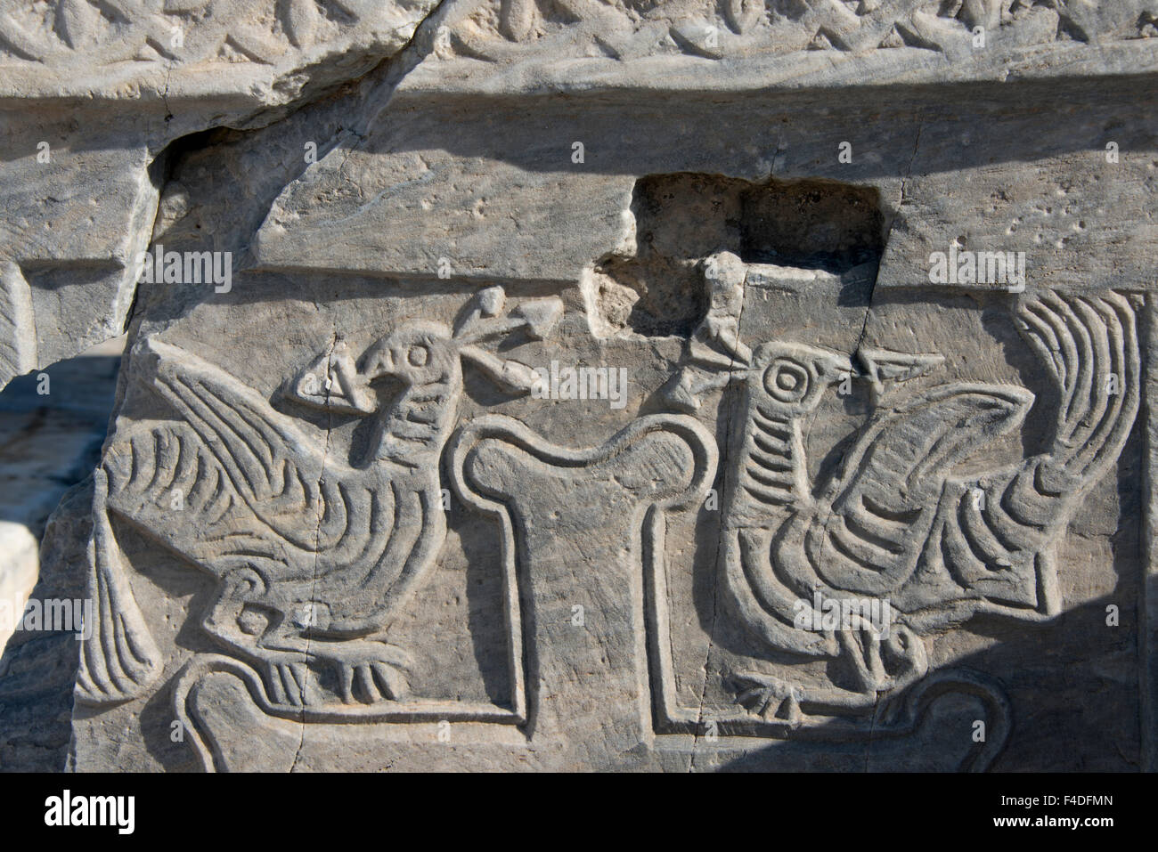 Ancient greek art bird hi-res stock photography and images - Alamy