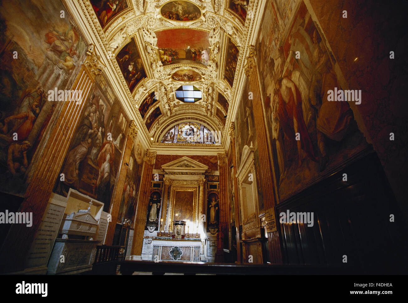 Gothic Church Rome Stock Photos & Gothic Church Rome Stock Images - Alamy