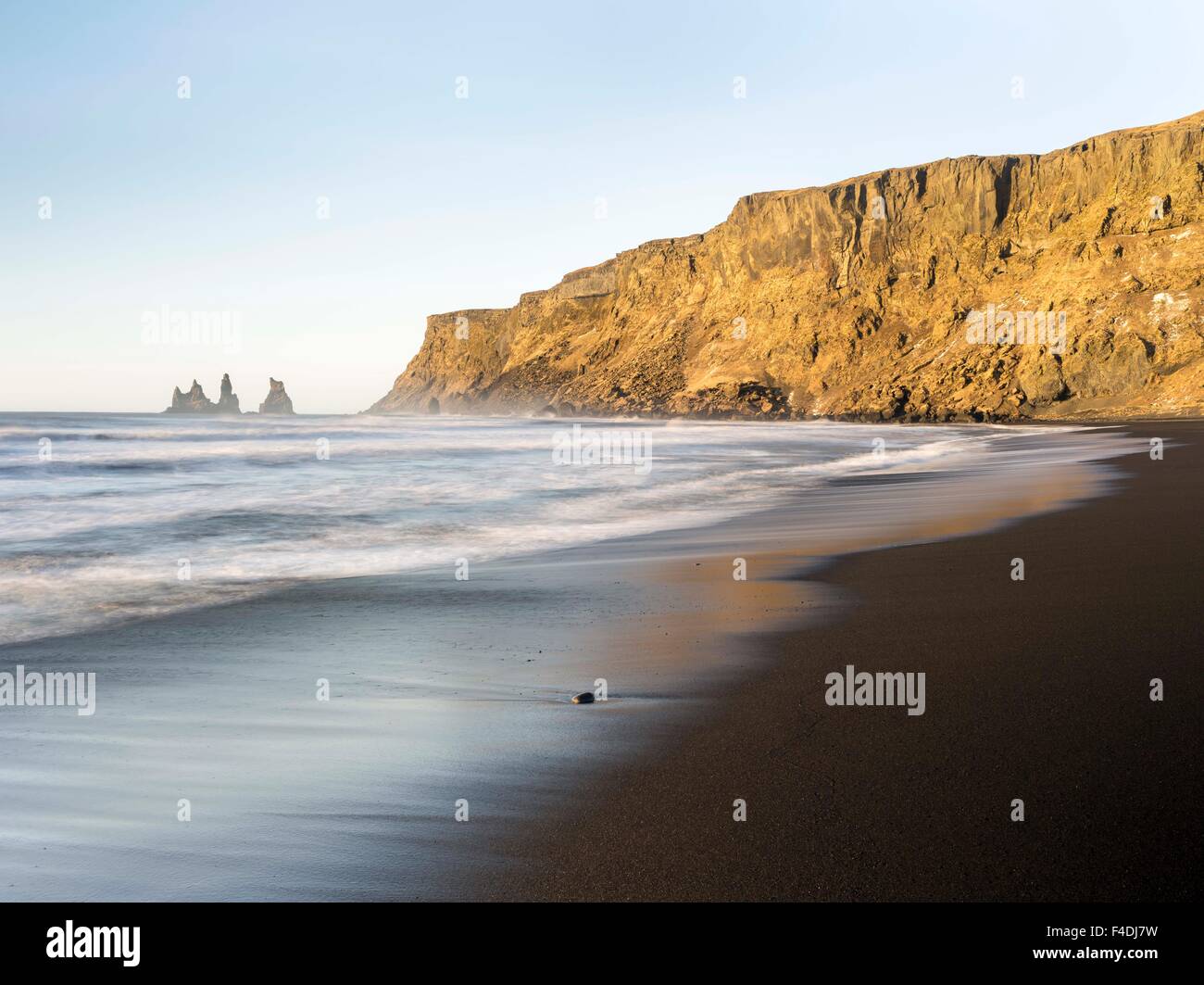 Coast of the North Atlantic near Vik y Myrdal during winter. Beach ...