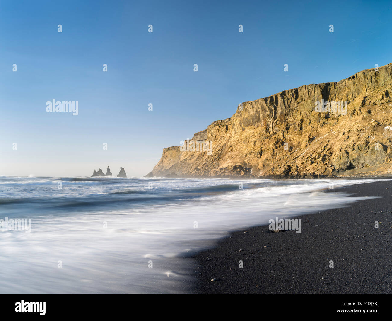 Coast of the North Atlantic near Vik y Myrdal during winter. Beach ...