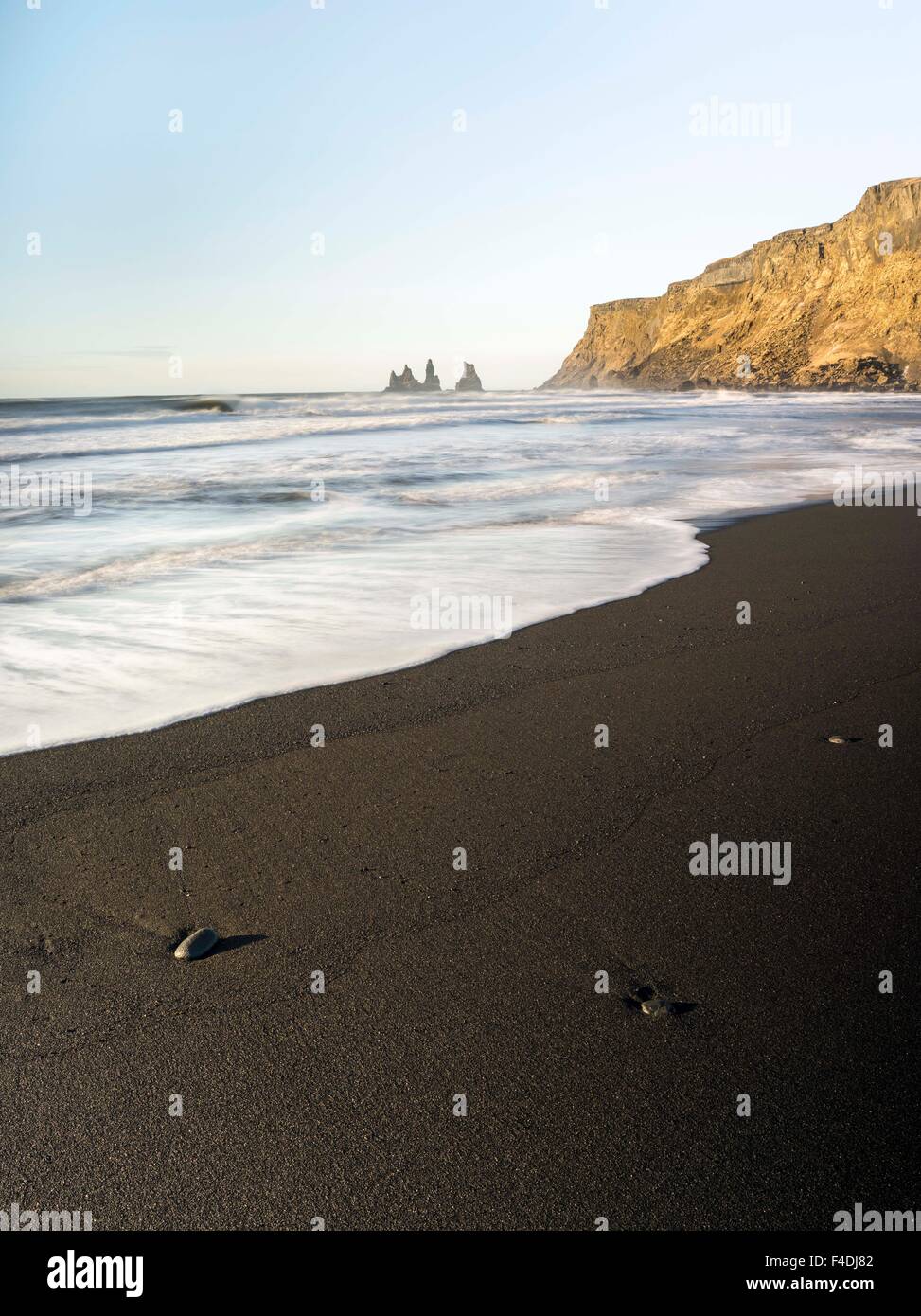 Coast of the North Atlantic near Vik y Myrdal during winter. Beach ...