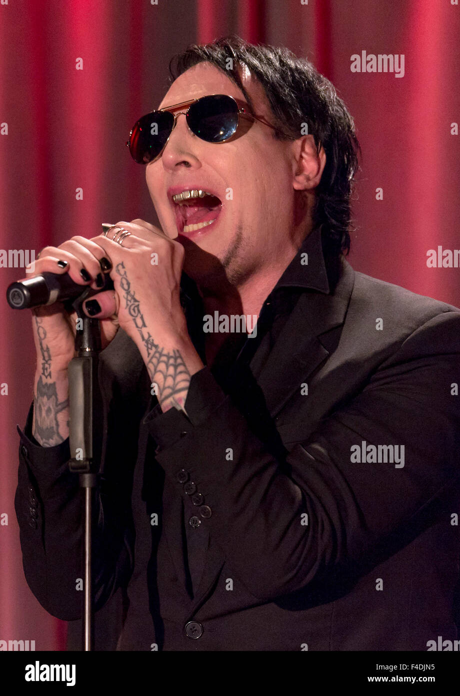 Los Angeles, California, USA. 15th Oct, 2015. MARILYN MANSON performs ...