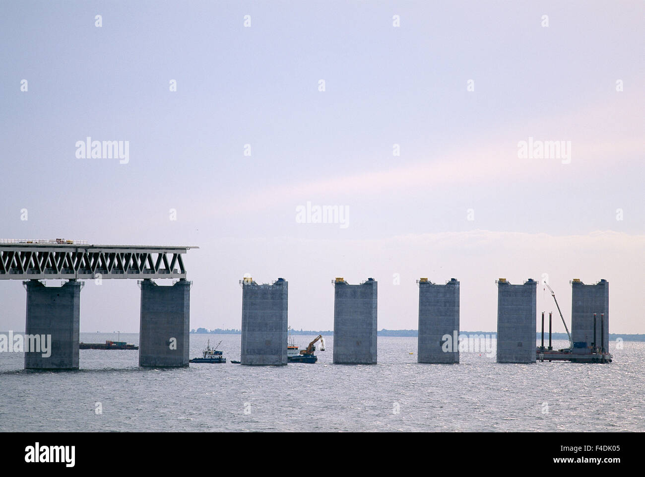The building of the Oresundsbridge Stock Photo - Alamy