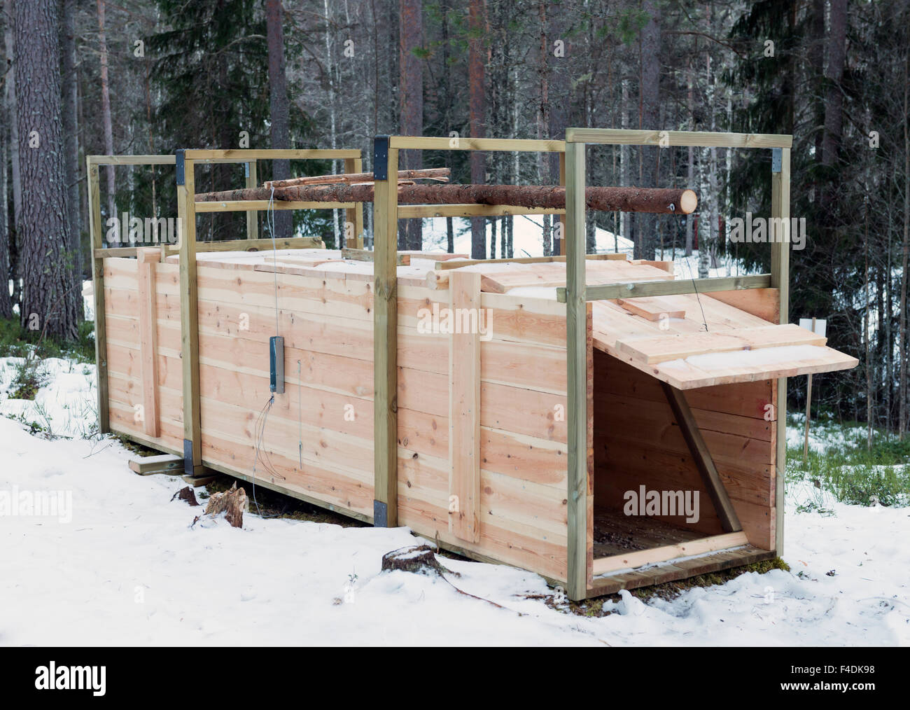 Fox trap hi-res stock photography and images - Alamy