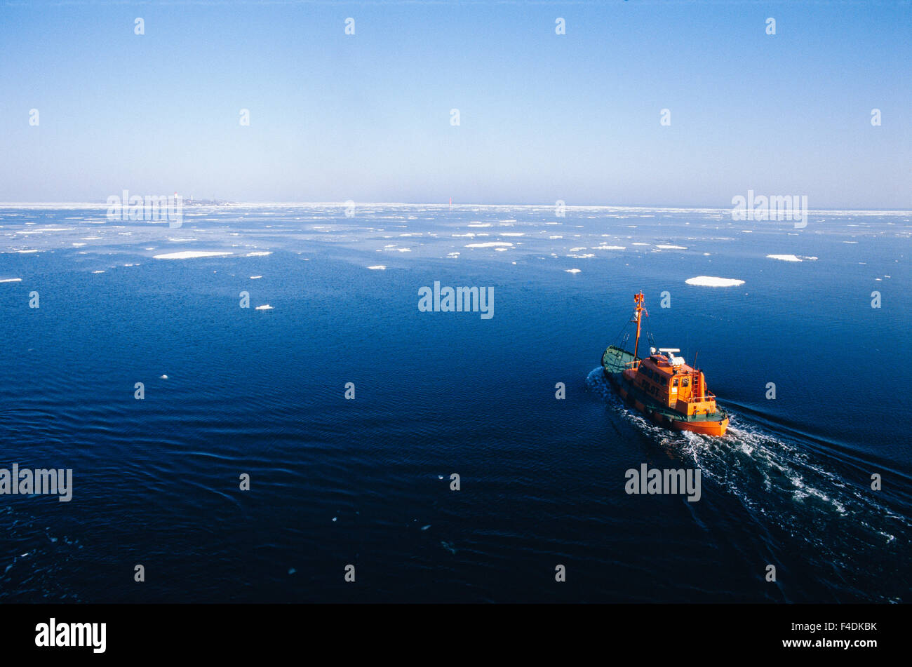 Ship on the sea view hi-res stock photography and images - Alamy