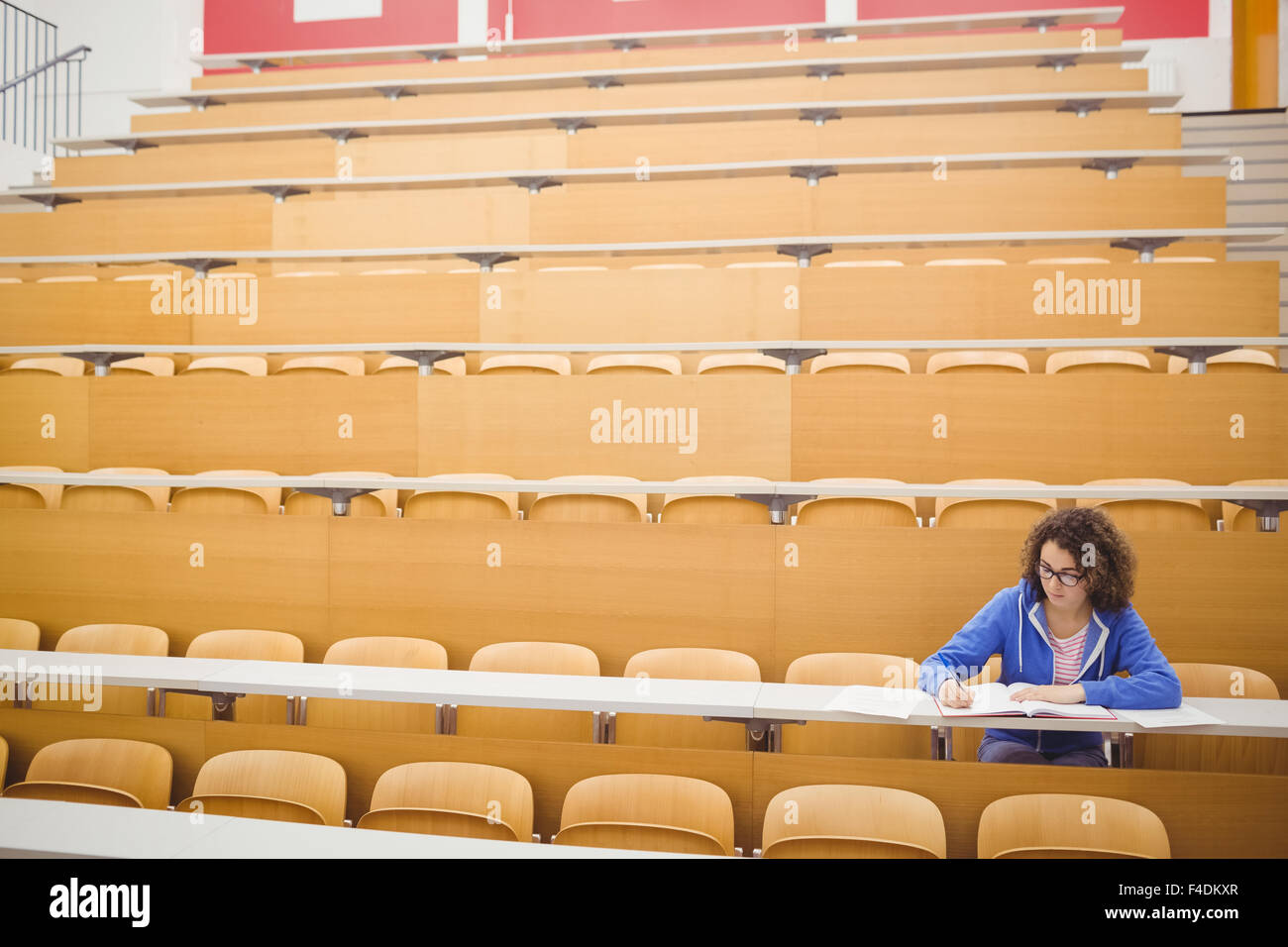 Empty college lecture hall hi-res stock photography and images - Alamy