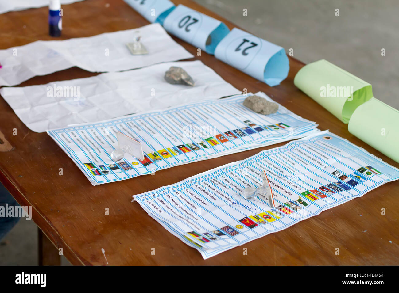 Counting of ballot papers hi-res stock photography and images - Alamy