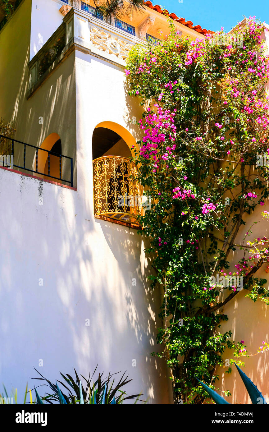 The Hearst Castle building, a pastiche of European architectural styles ...