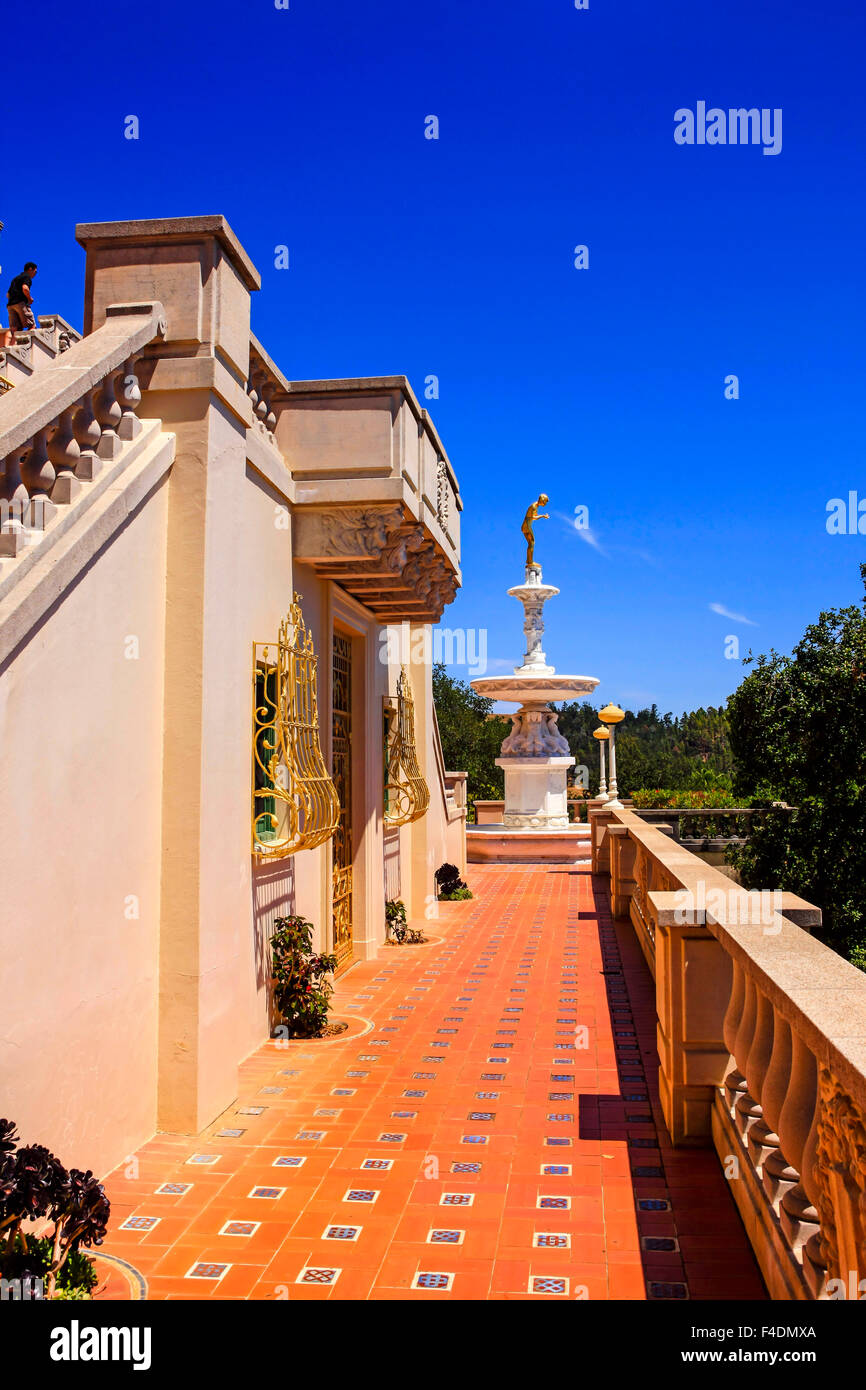 The Hearst Castle building, a pastiche of European architectural styles ...