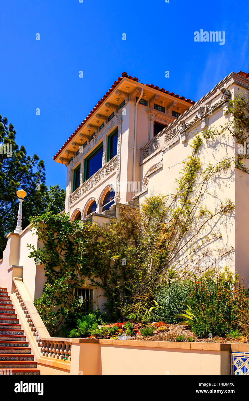 The Hearst Castle building, a pastiche of European architectural styles ...