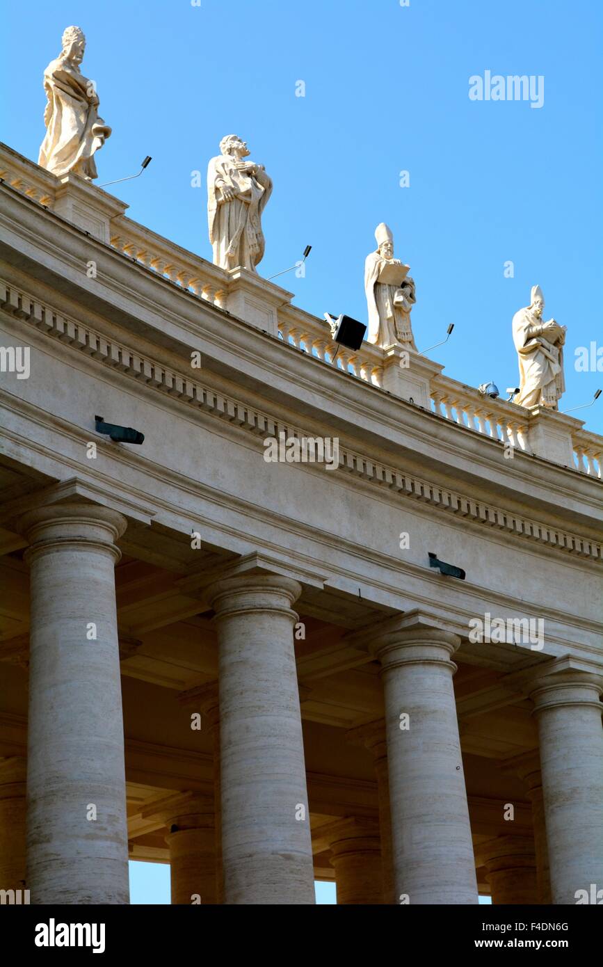Curved colonnade hi-res stock photography and images - Alamy