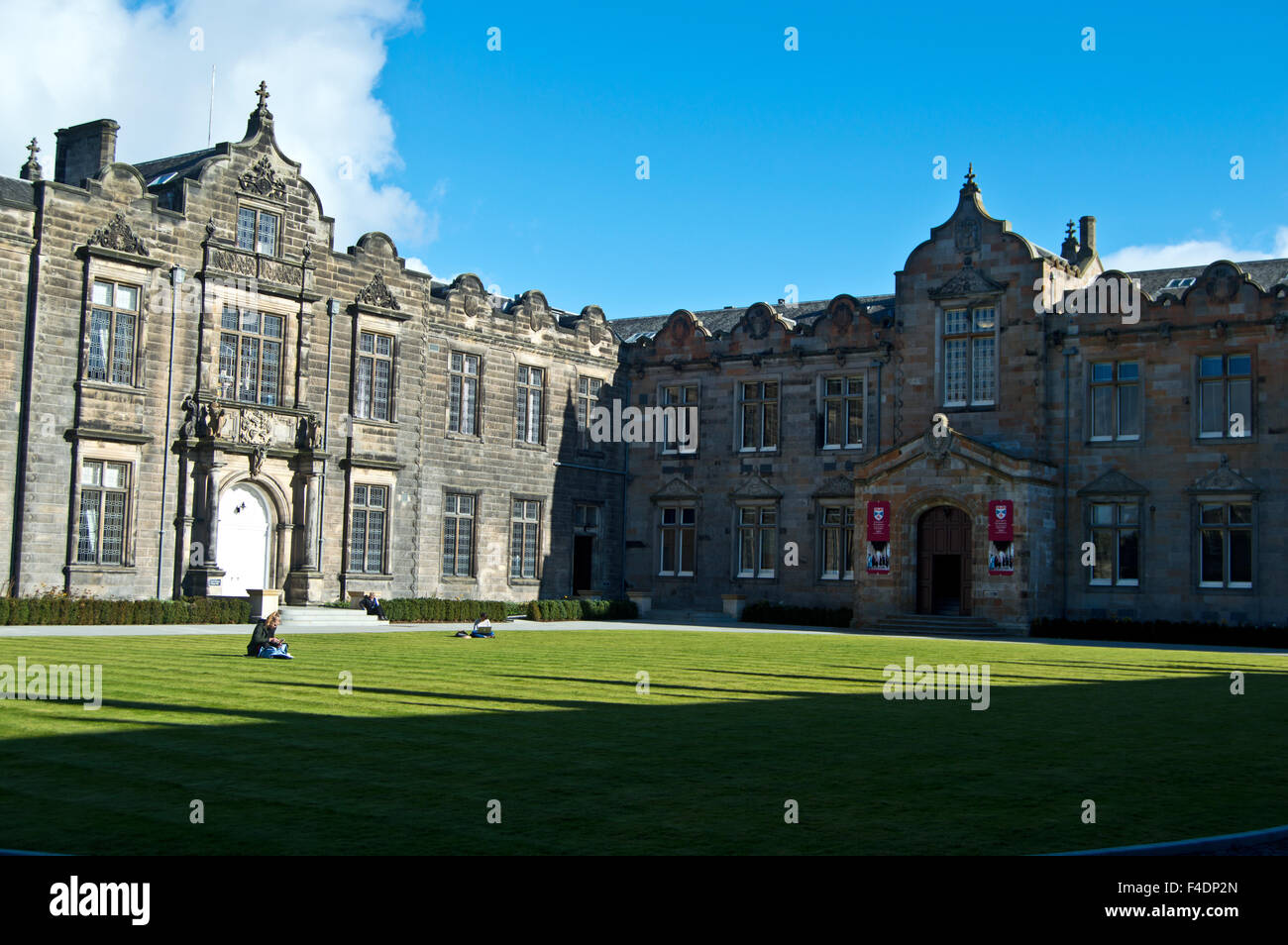 St andrews university quad hi-res stock photography and images - Alamy