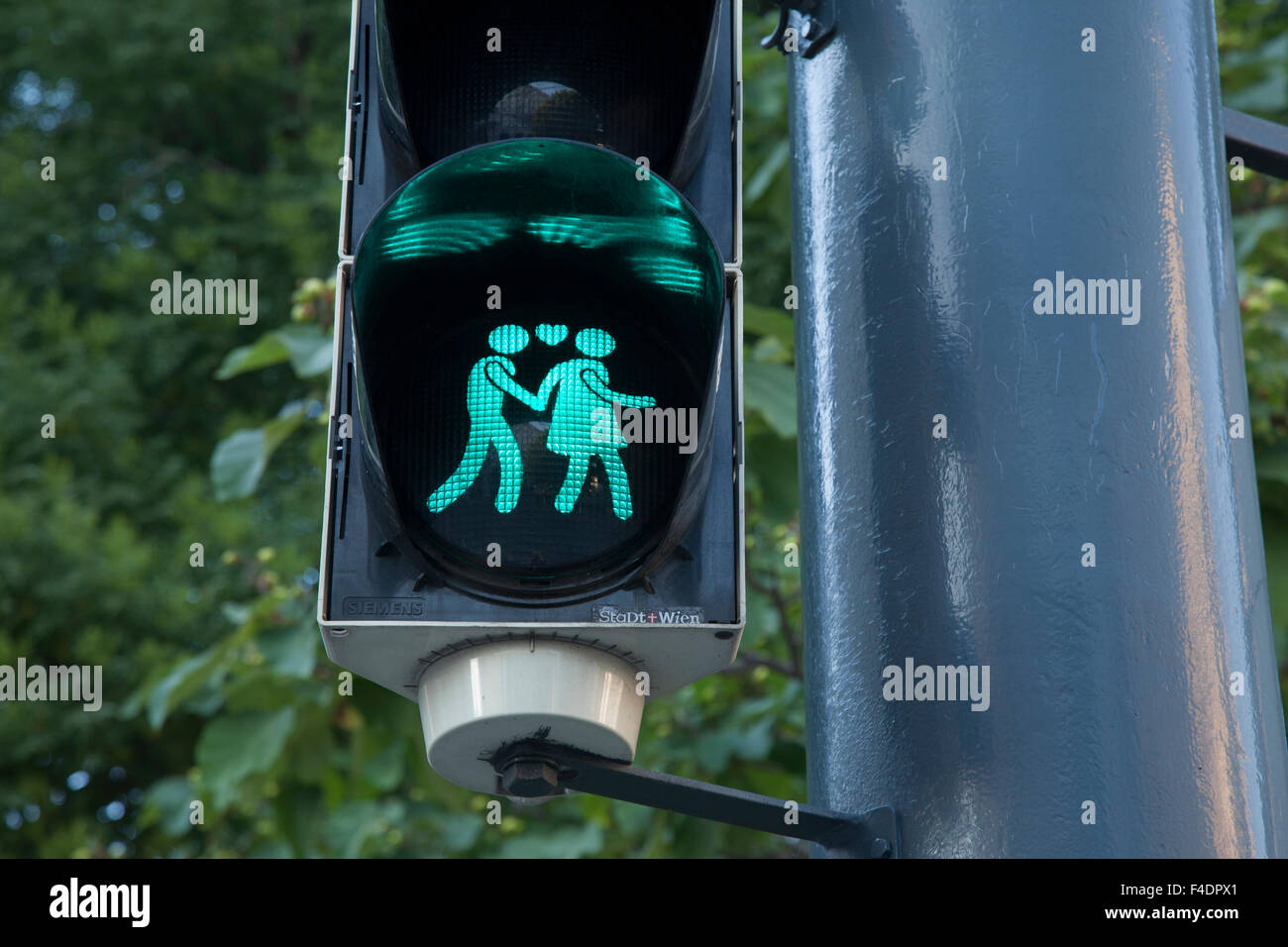 Green Pedestrian Crossing Sign; Vienna; Austria Stock Photo - Alamy