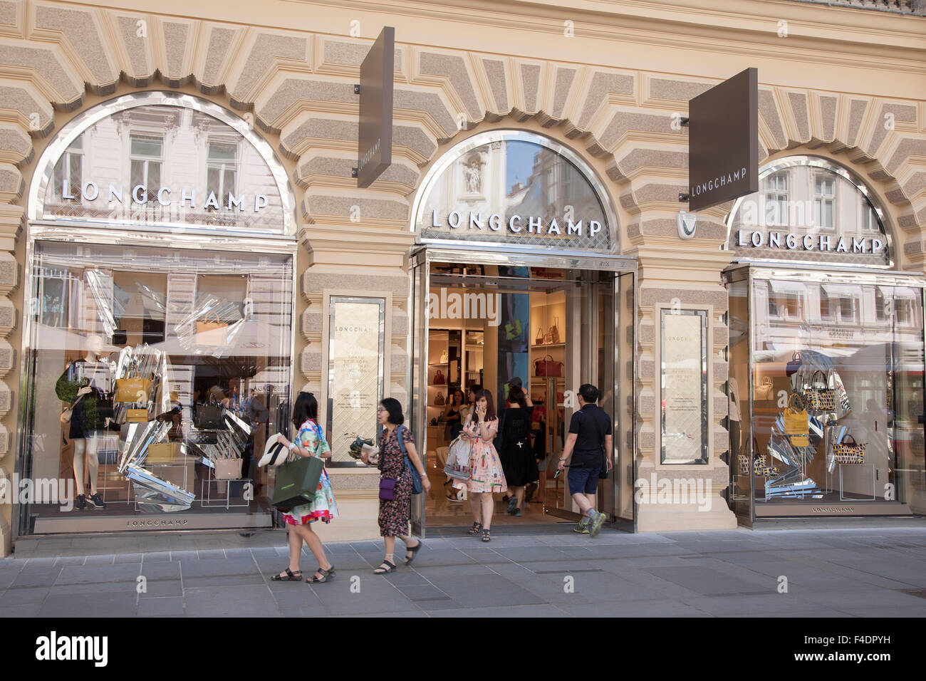 Longchamp Fashion Shop, Graben Street, Vienna, Austria Stock Photo - Alamy