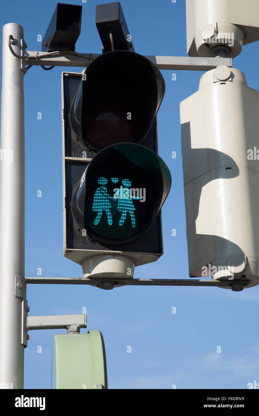 Green Pedestrian Crossing Sign, Vienna, Austria Stock Photo - Alamy