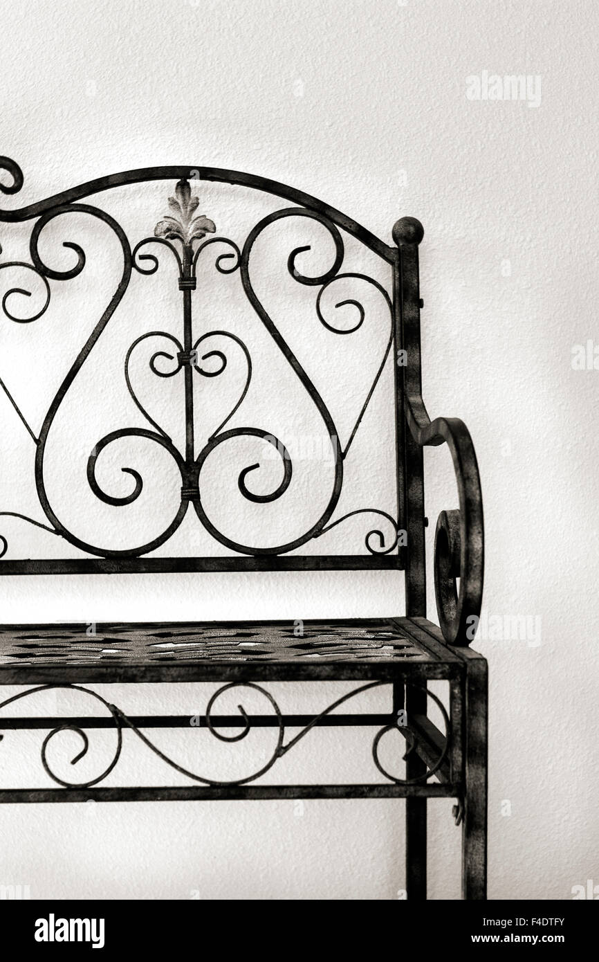 White decorative bench hi-res stock photography and images - Alamy