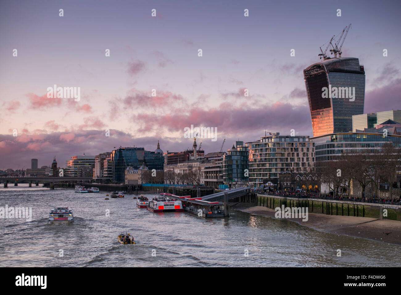 London thames river hi-res stock photography and images - Alamy