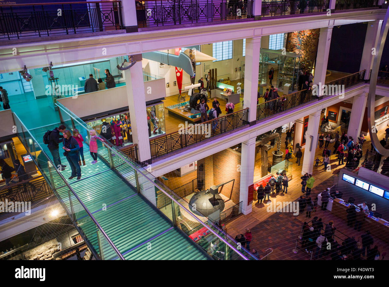 Museum technology hi-res stock photography and images - Alamy
