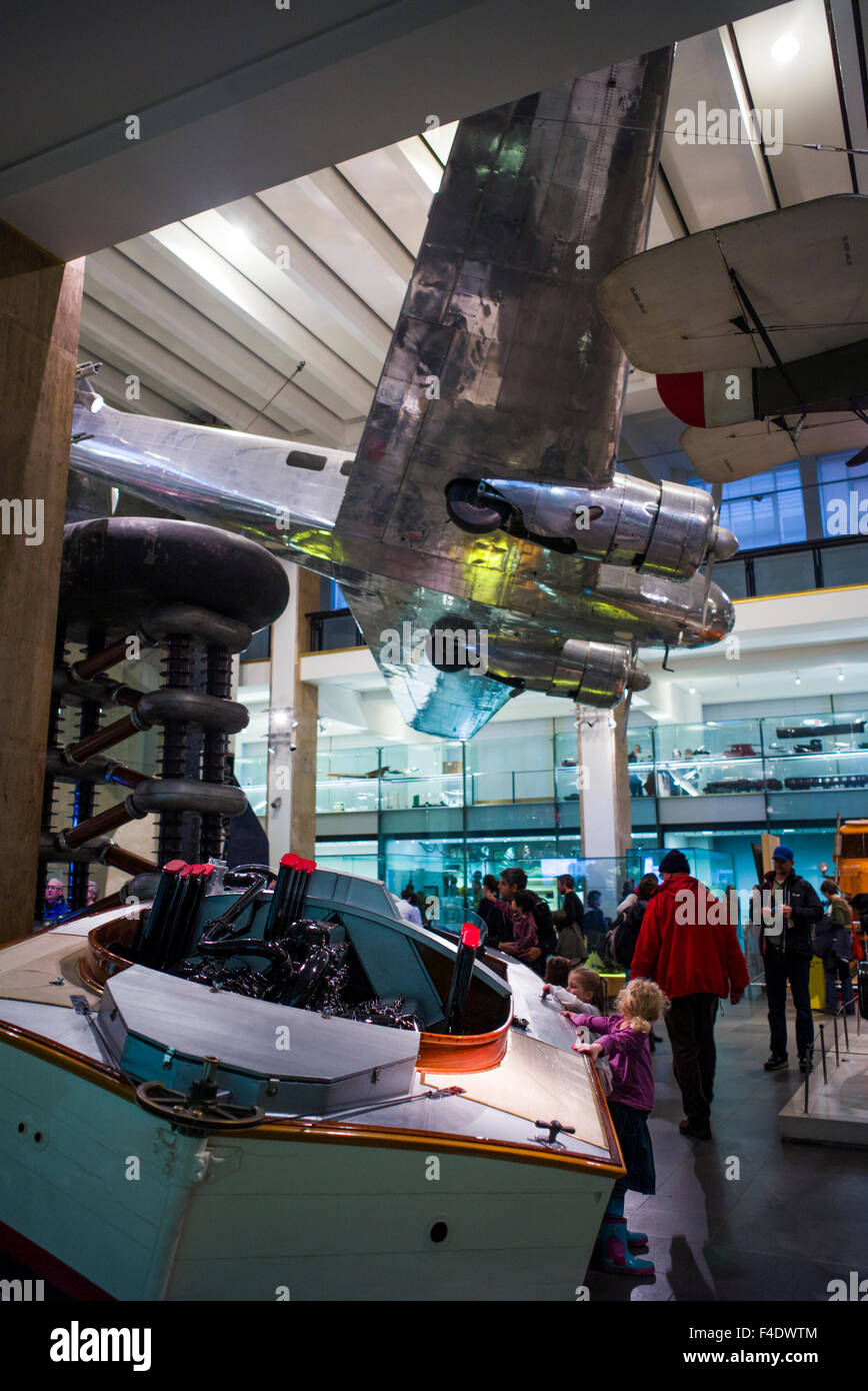 Science museum in england hi-res stock photography and images - Alamy