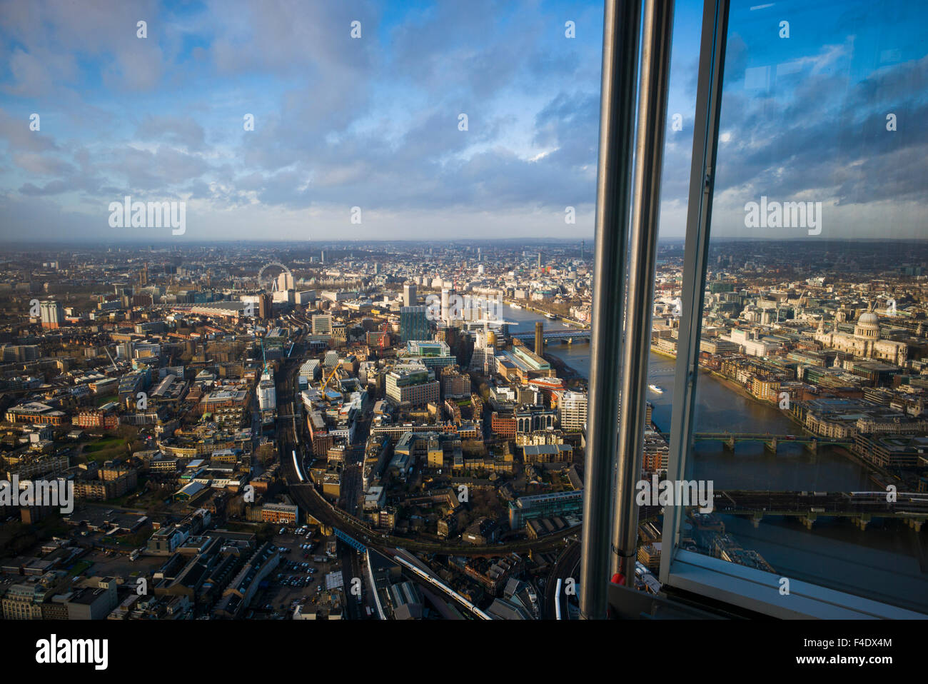 London building view hi-res stock photography and images - Alamy