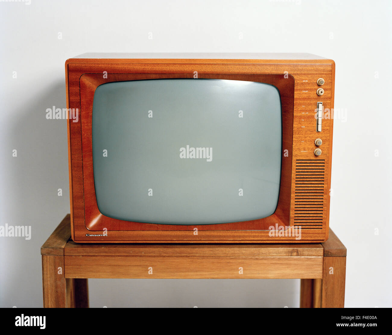 Old fashioned television hi-res stock photography and images - Alamy