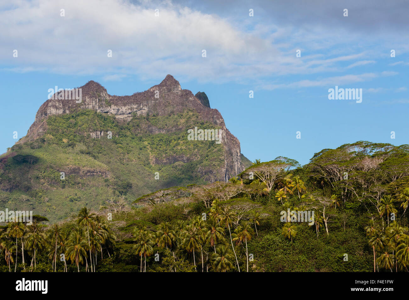 Tahiti volcano hi-res stock photography and images - Alamy