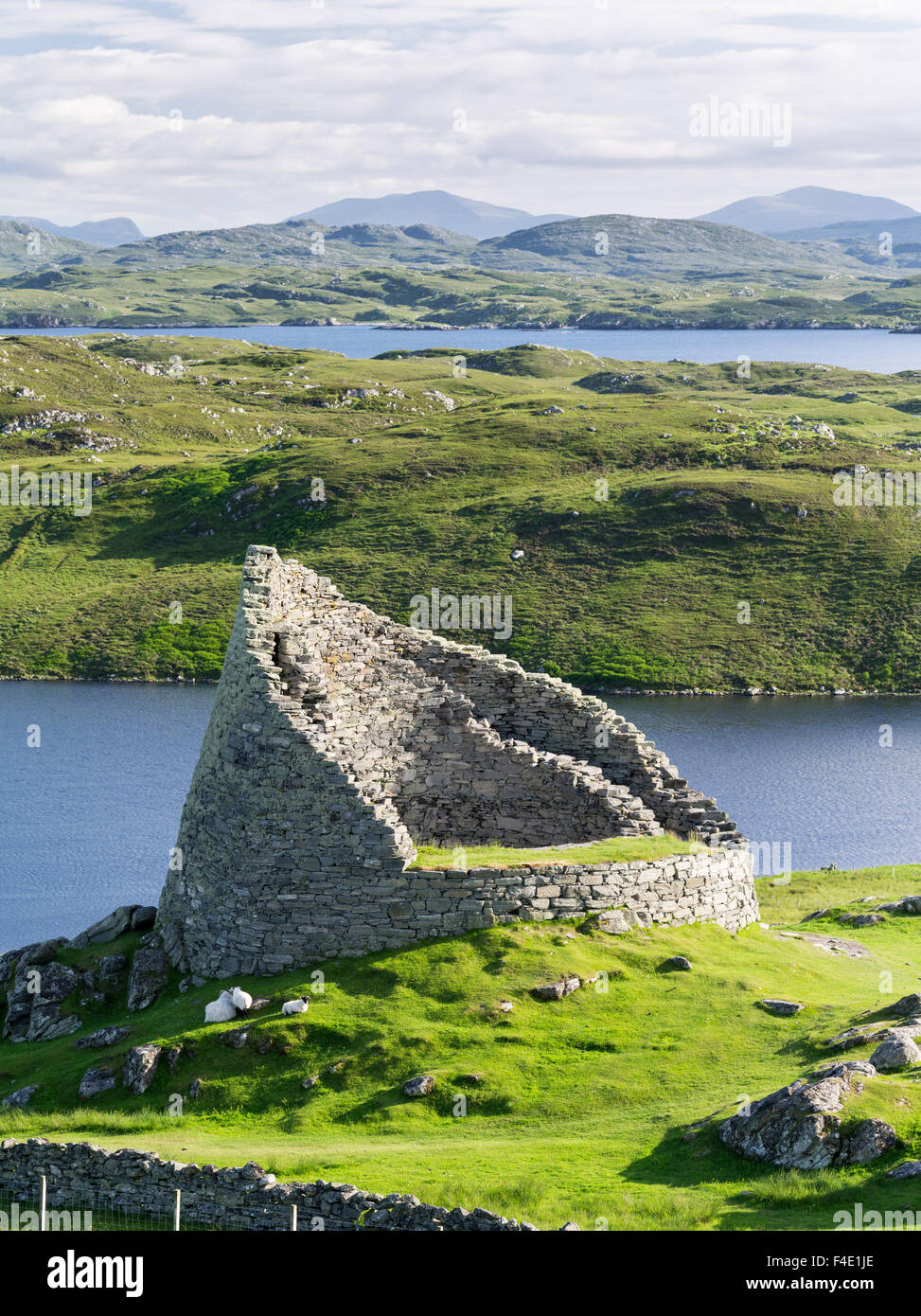 Doune carloway broch hi-res stock photography and images - Alamy
