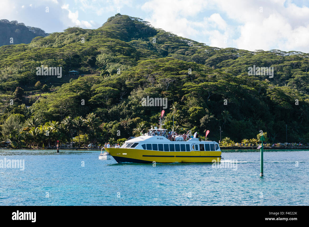 Pacific Ocean, French Polynesia, Society Islands, Huahine, Fare ...