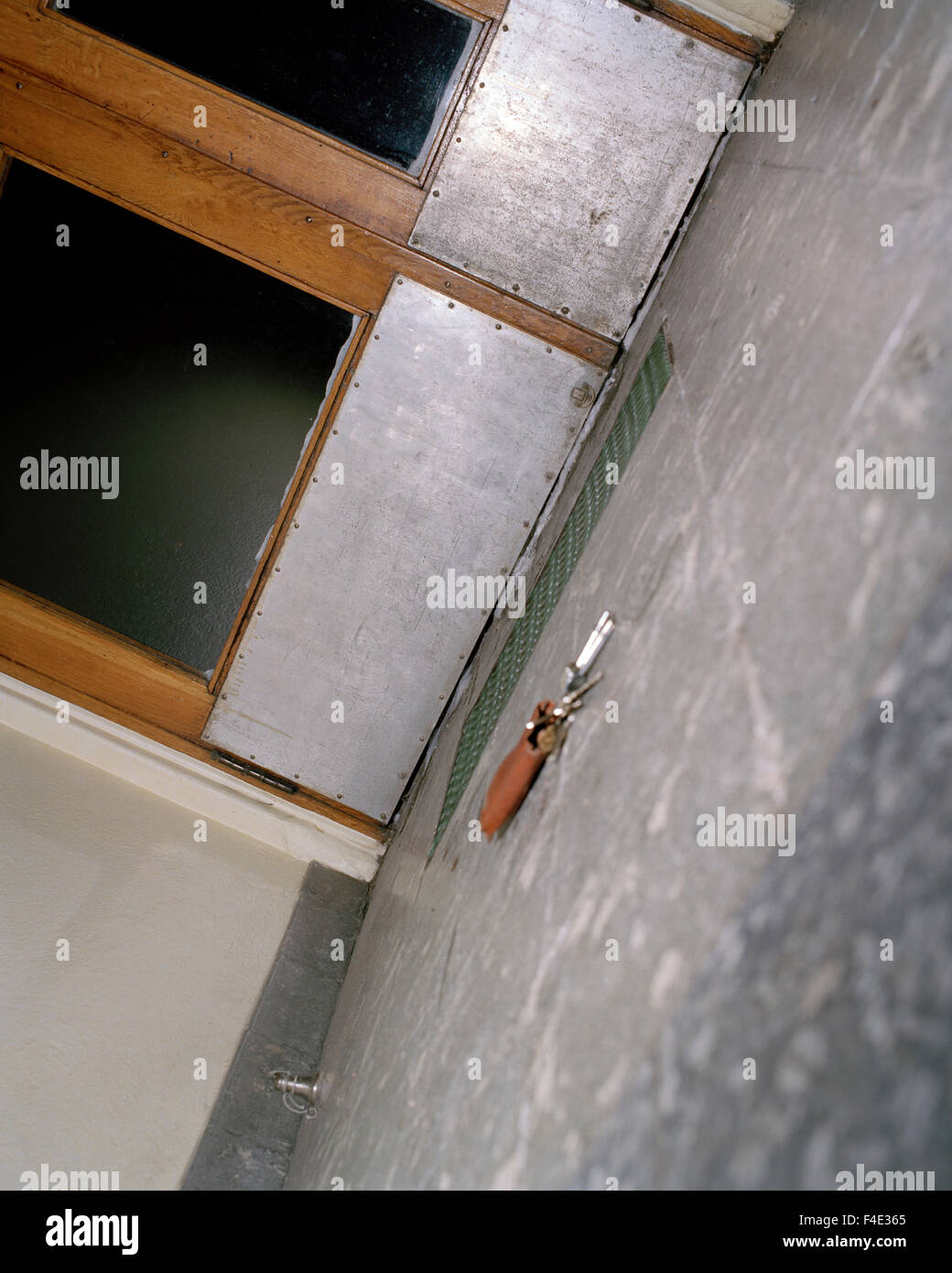 Keys on the floor Stock Photo - Alamy
