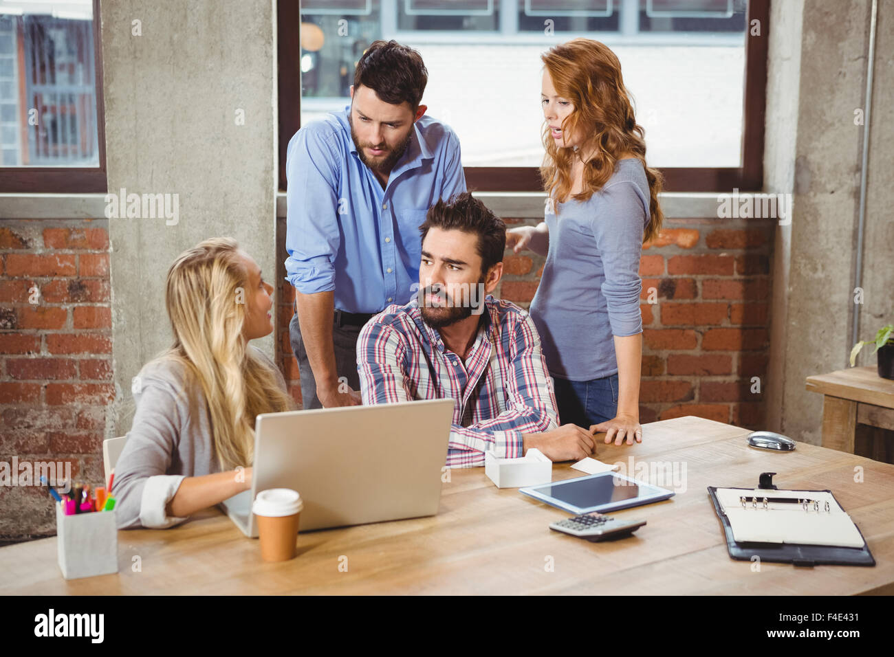People discussing conference hi-res stock photography and images - Alamy
