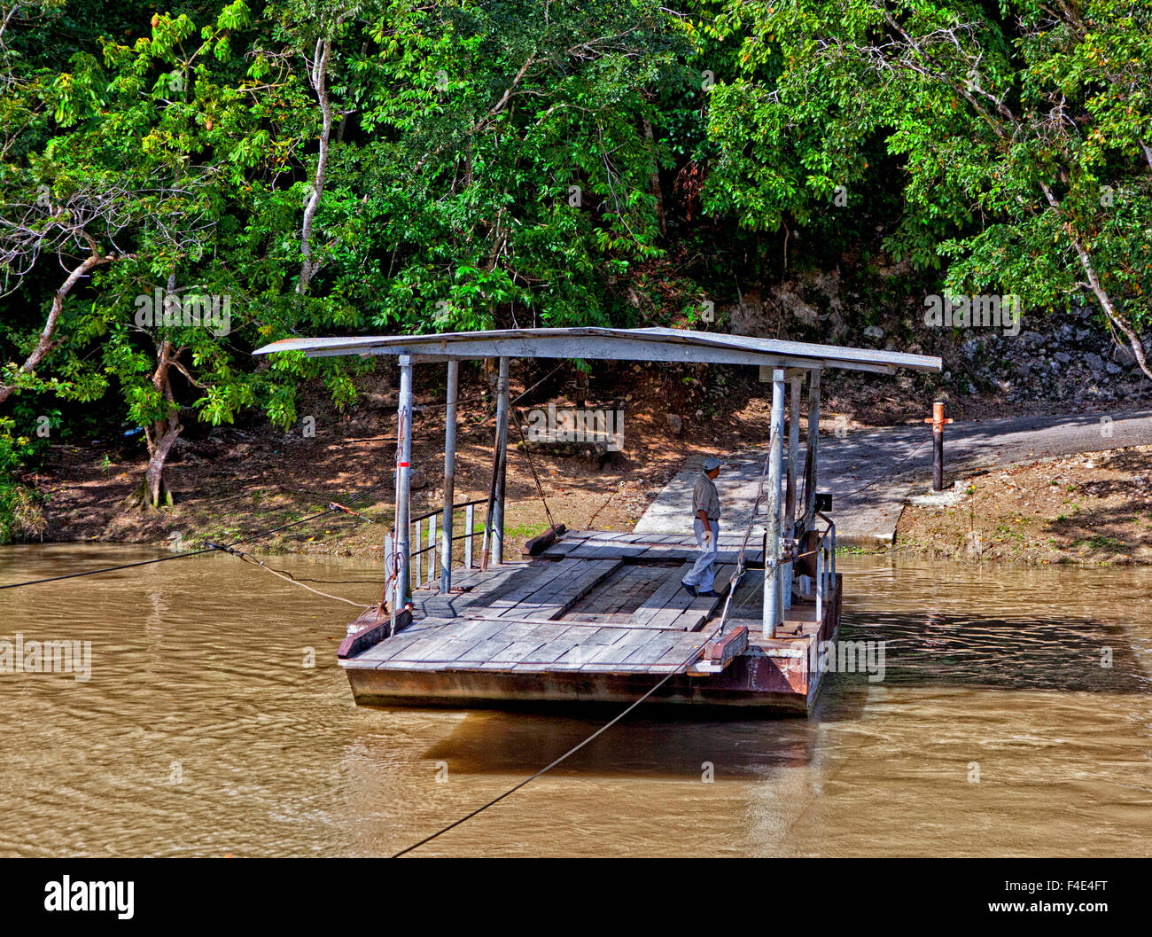 Hand cranked river ferry hi-res stock photography and images - Alamy