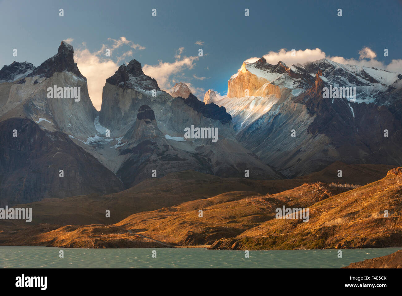 Cordillera del Paine. Gigantic granite monoliths. Cuernos del Paine ...