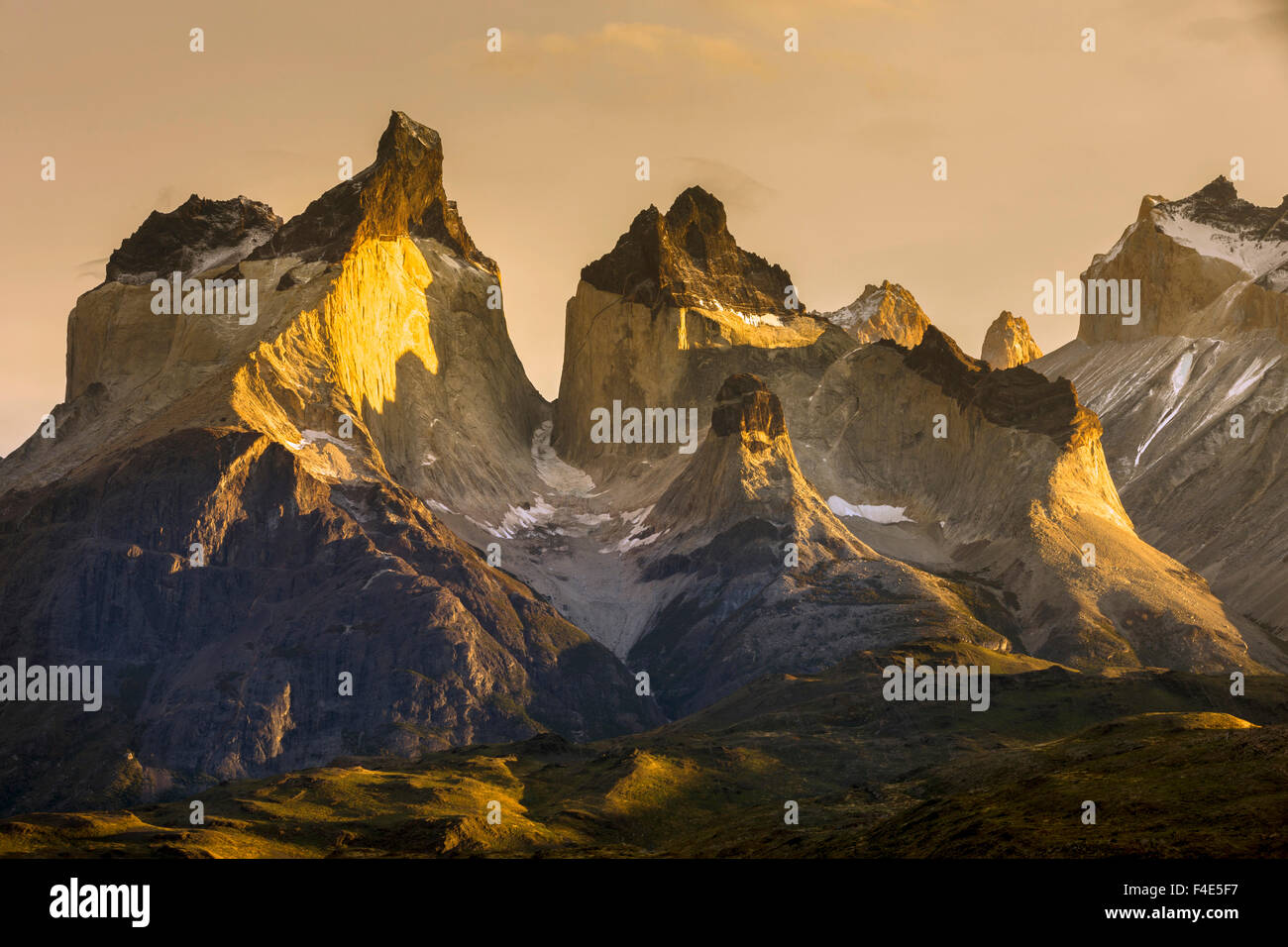 Cordillera del Paine. Gigantic granite monoliths. Cuernos del Paine ...