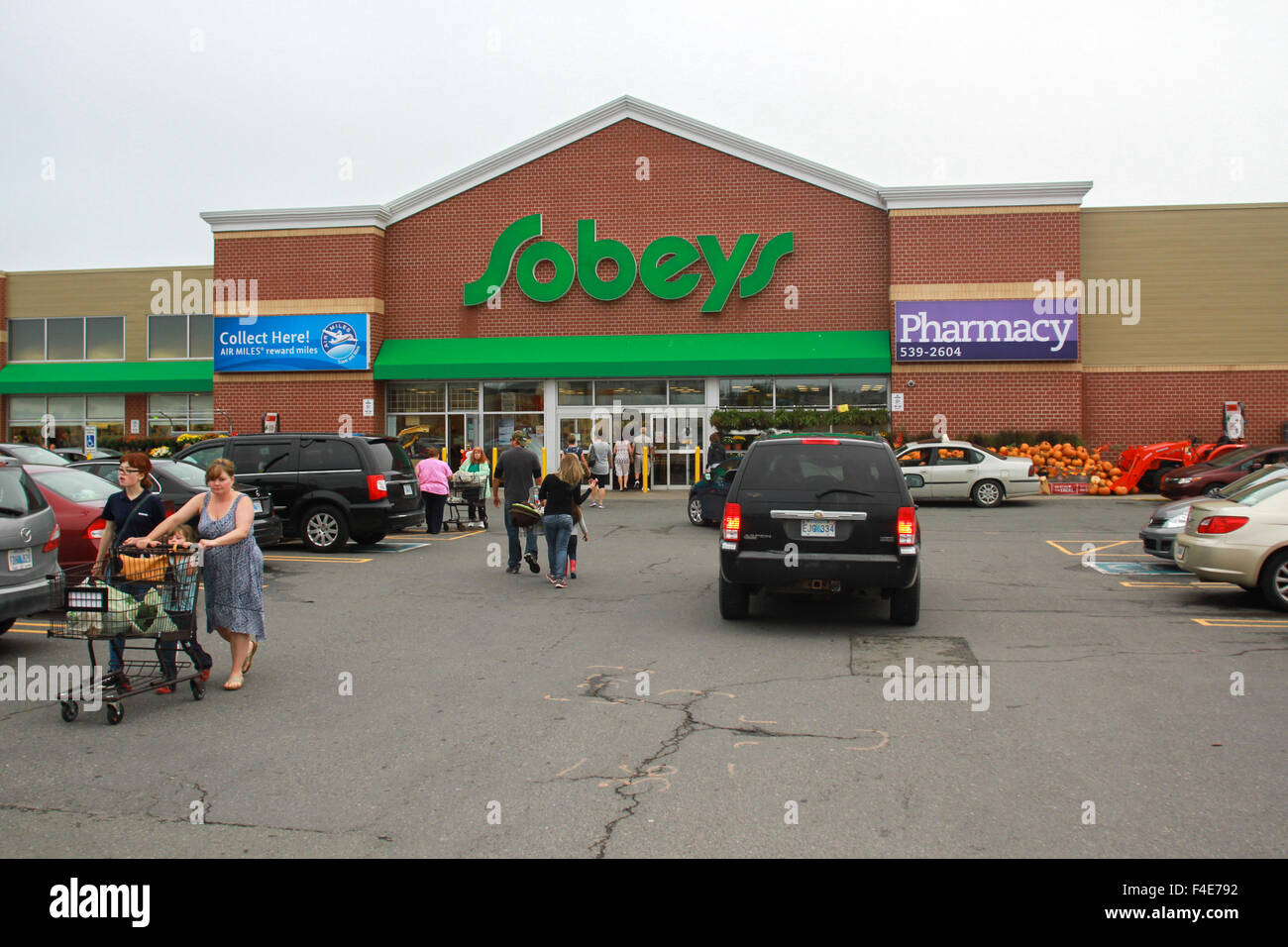 Sobeys store hi-res stock photography and images - Alamy