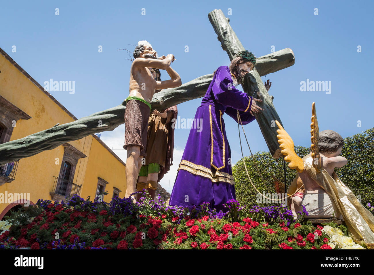 Mexico, San Miguel de Allende. Statues in Good Friday procession ...