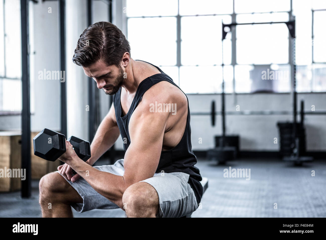 Man lifting heavy box hi-res stock photography and images - Alamy
