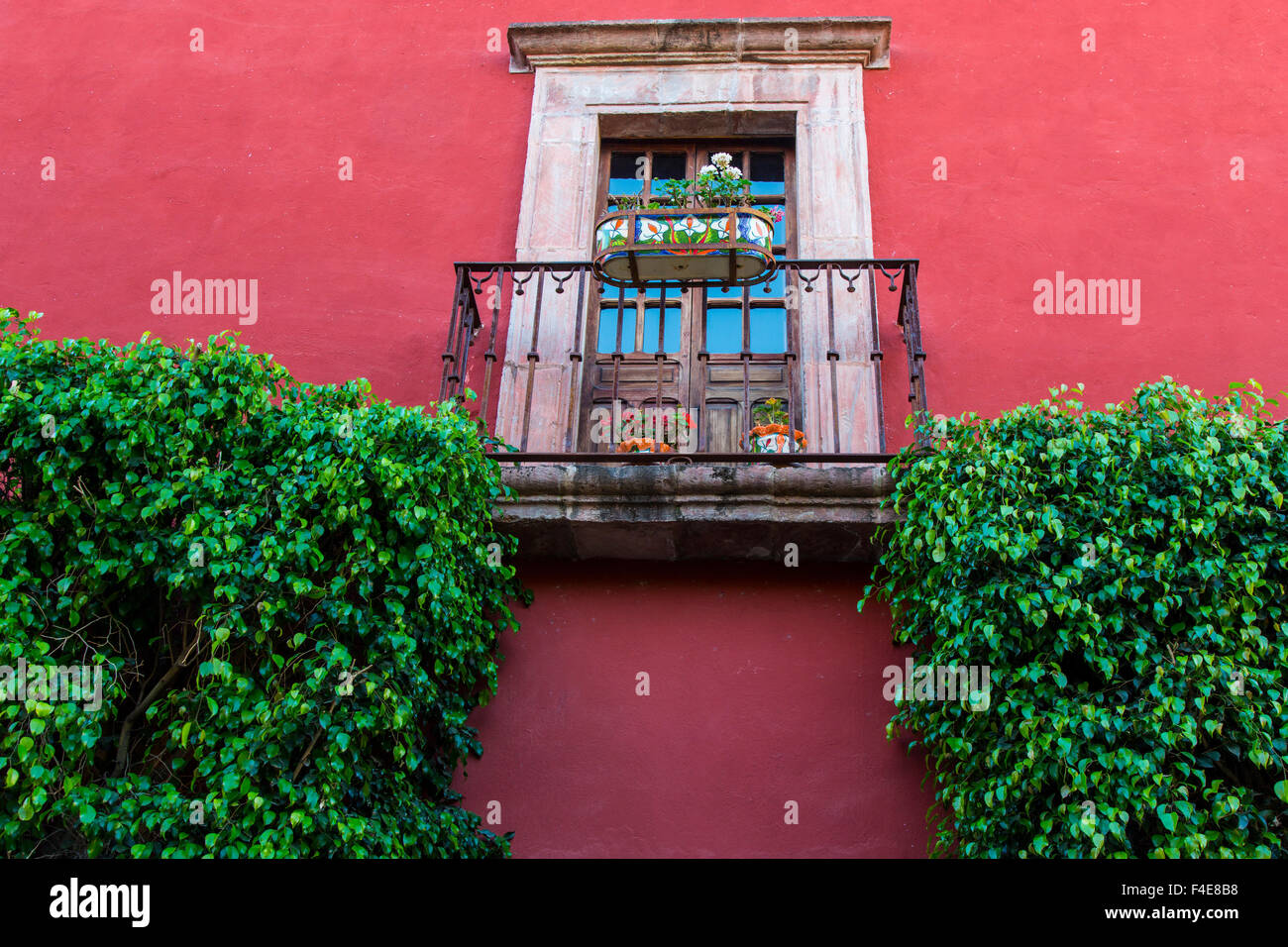 Decorative window display on the streets of San Miguel de Allende ...