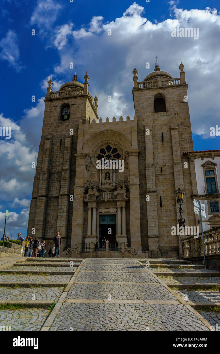 Porto cathedral hi-res stock photography and images - Alamy