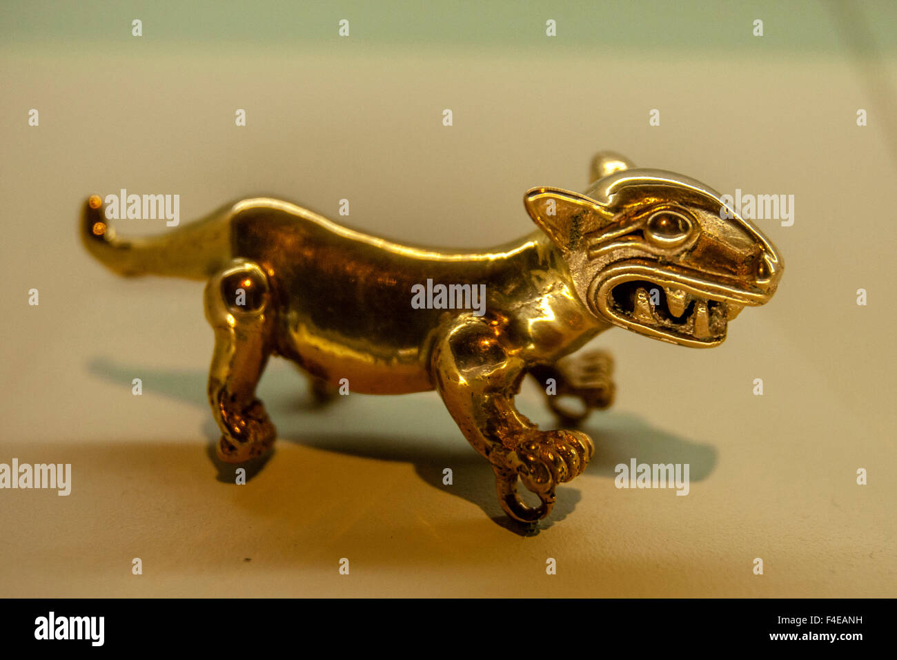 Pre columbian gold museum costa rica hi-res stock photography and ...