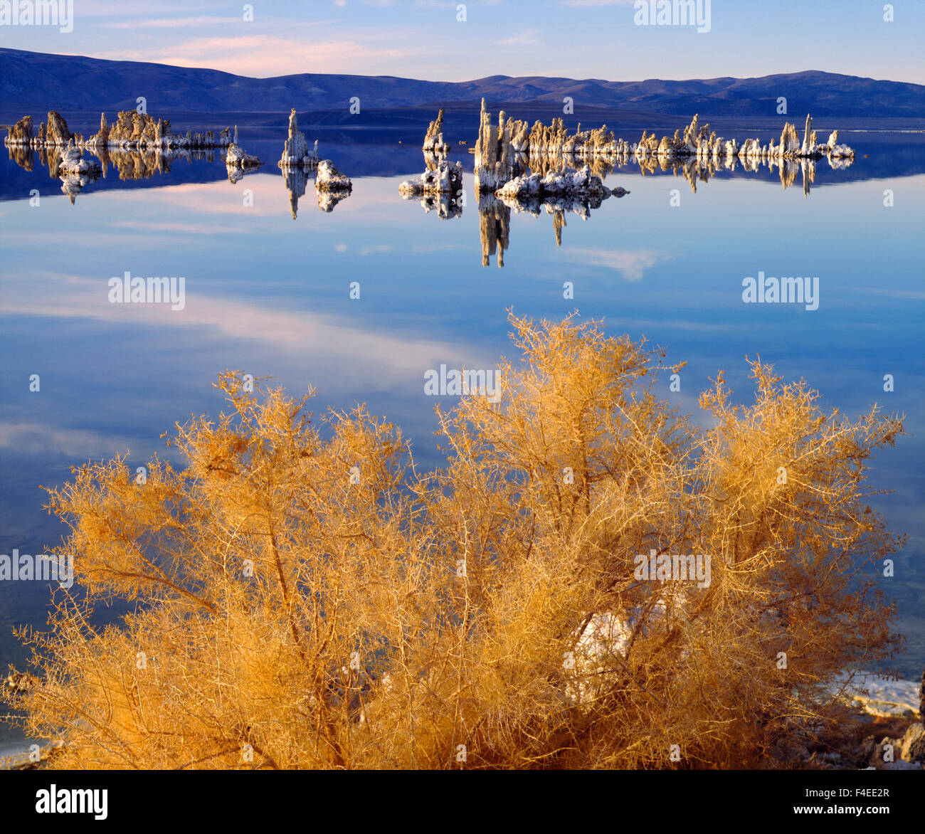 USA, California, Sierra Nevada Mountains. Tufa Formations on Mono Lake ...
