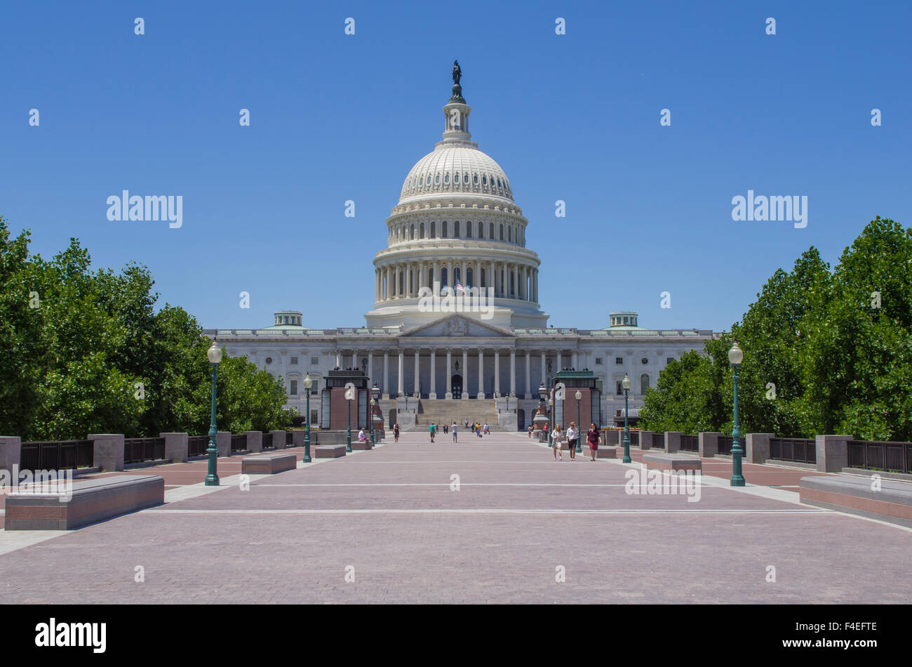 East front view capitol building hi-res stock photography and images ...