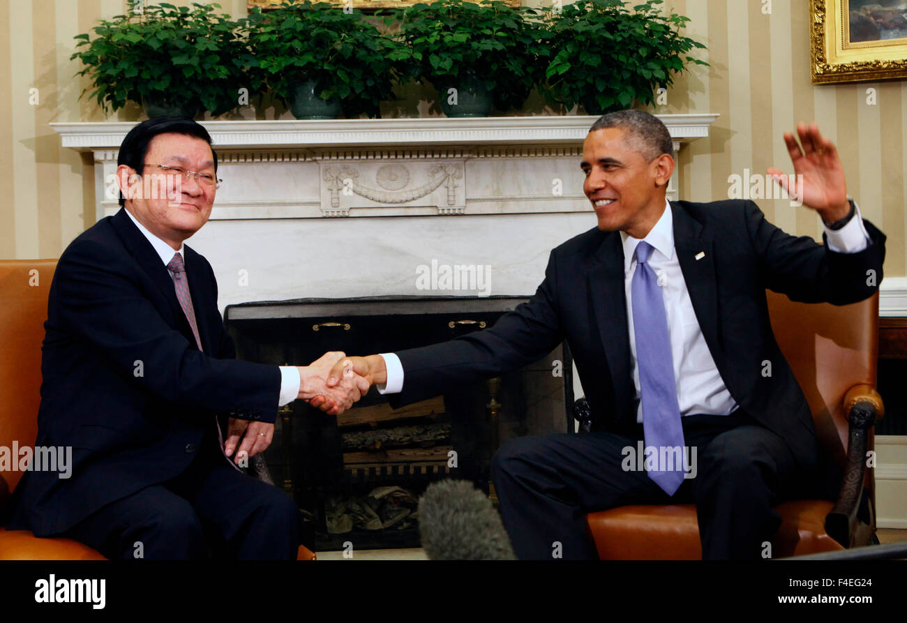 Truong Tan Sang Gap Kerry