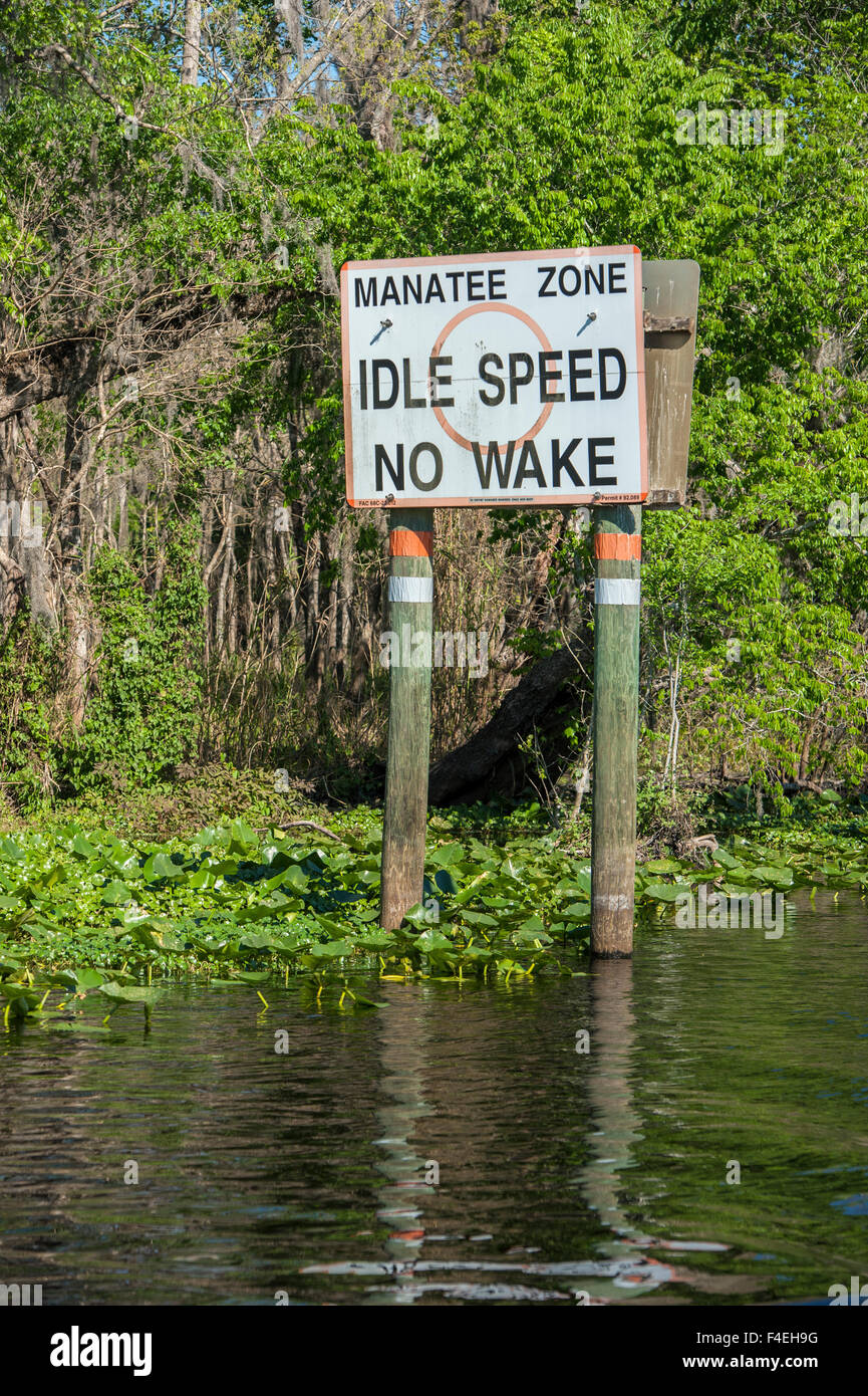 Manatee zone warning sign hi-res stock photography and images - Alamy