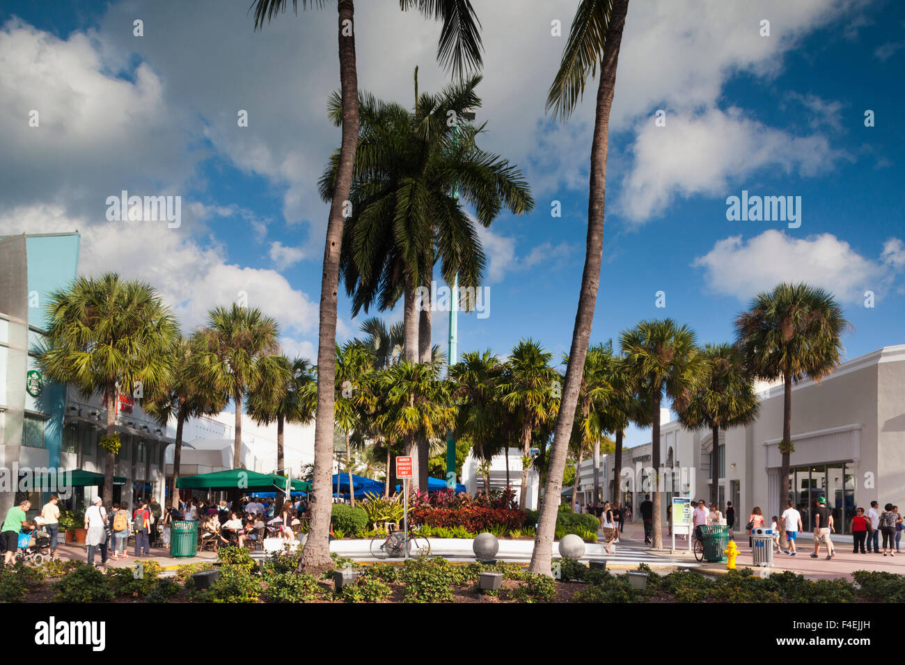 Miami lincoln road hi-res stock photography and images - Alamy