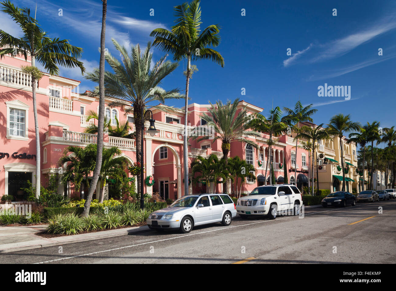 USA, Florida, Gulf Coast, Naples, downtown buildings along 5th Avenue ...