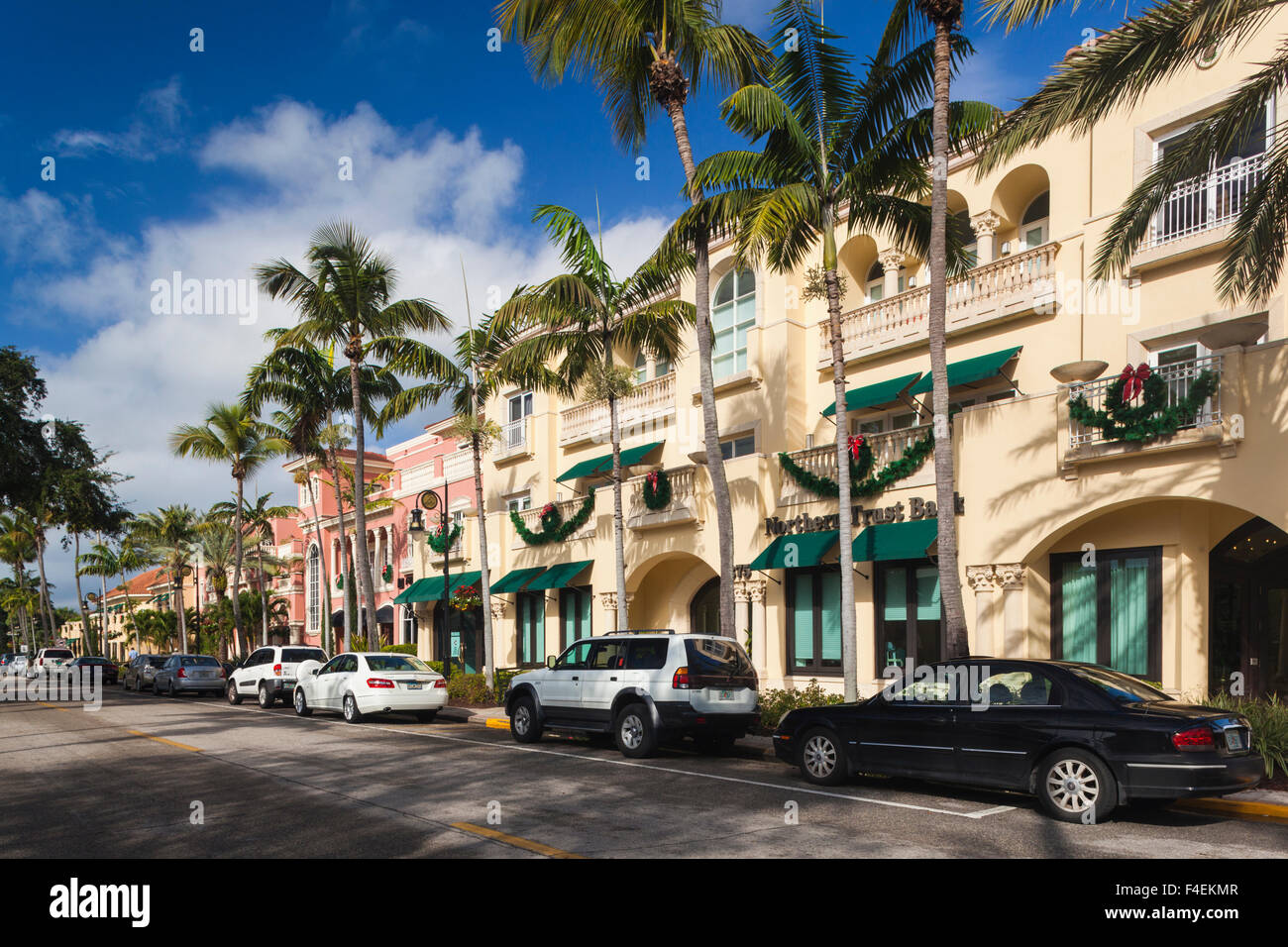 USA, Florida, Gulf Coast, Naples, downtown buildings along 5th Avenue ...