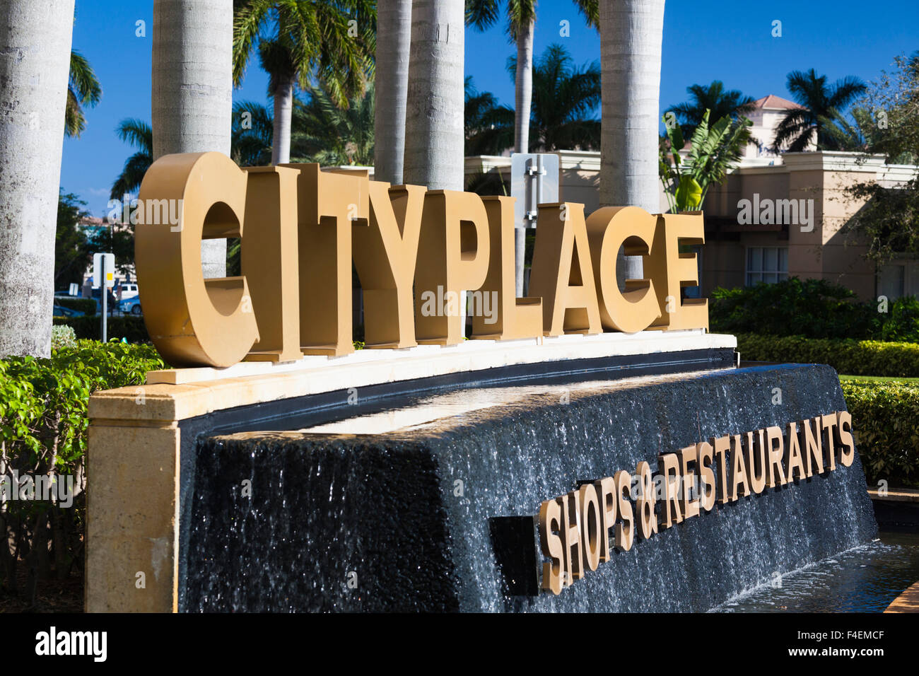 Beach mall hi-res stock photography and images - Alamy